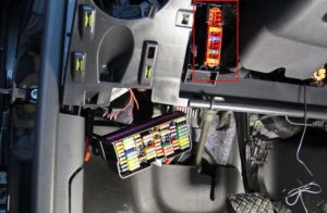 Fuse box diagram Volkswagen Amarok and relay with assignment and location
