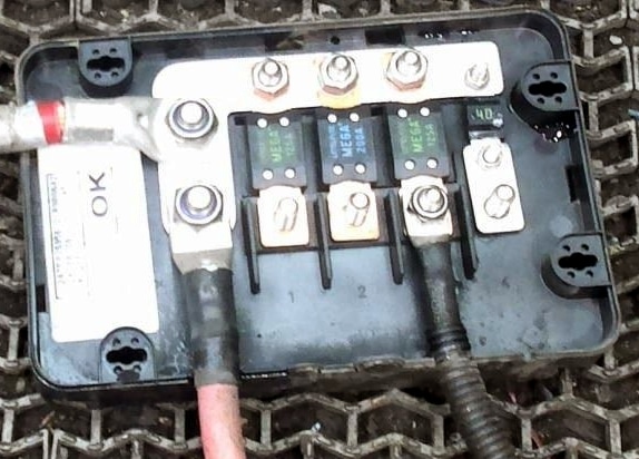 Fuse box diagram Renault Premium relay with assignment and locations