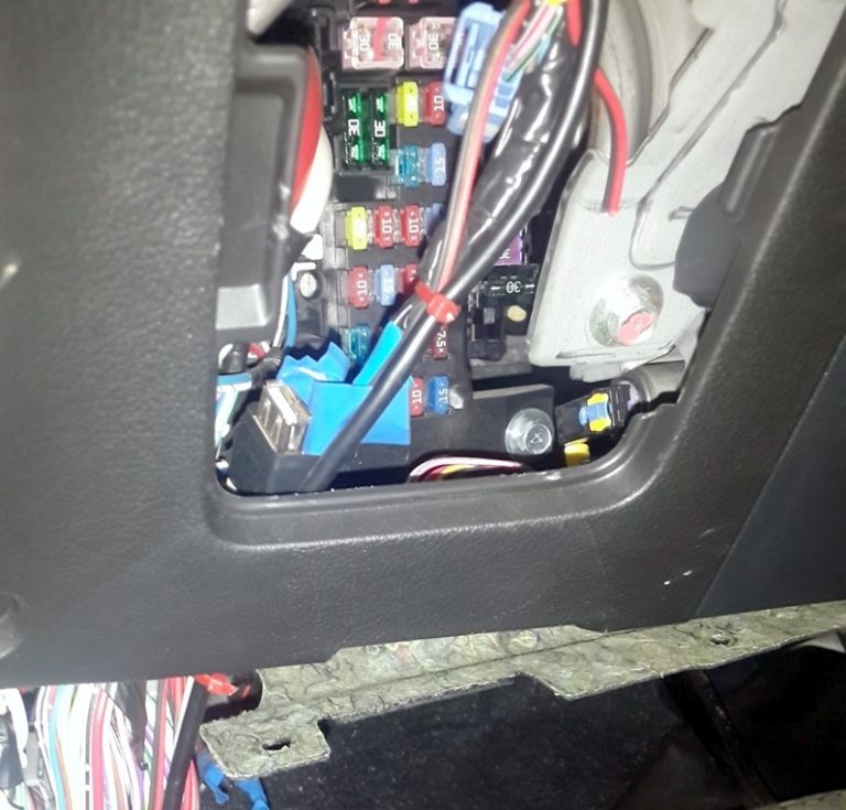 Fuse realy box Mitsubishi Outlander 3 with diagram and assignment ...
