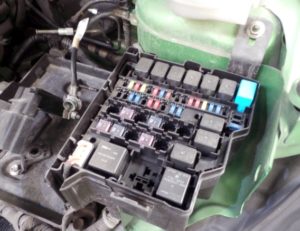 Fuse box diagram Mazda 2 de relay with assignment and their location