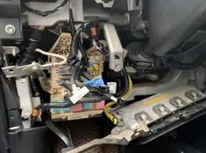 Fuse box diagram Toyota Highlander 2G and relay with assignment and ...