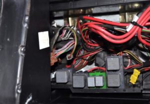 Fuse box diagram Mercedes Vito W638 and relay with assignment and location