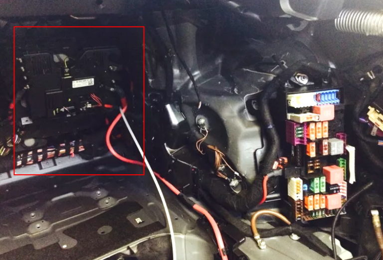 Fuse box diagram Mercedes w222 and relay with designation and location