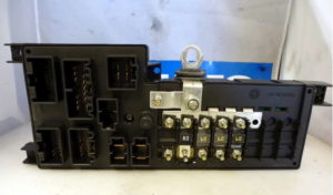 Fuse box diagram Volvo XC90 1G and relay with assignment and location