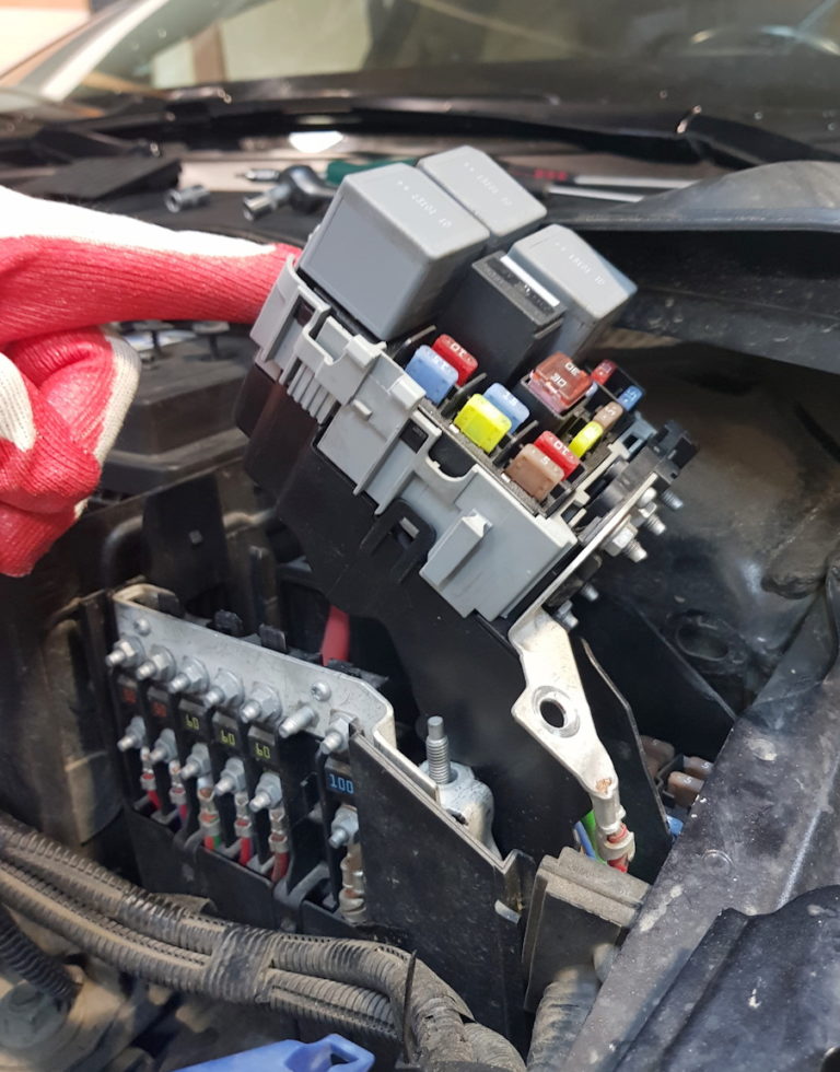 Fuse Box Diagram Volvo Xc60 1g And Relay With Assignment And Location