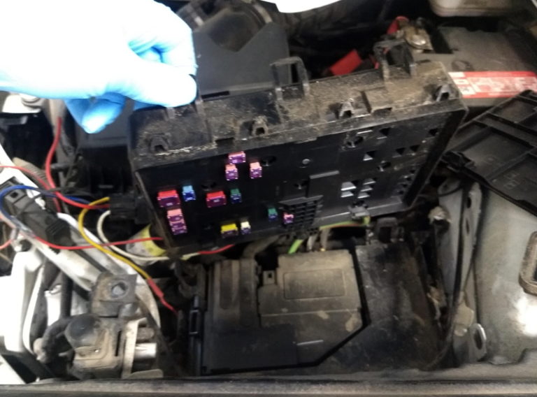 Fuse box diagram Ford Ranger 2012 - 2022 and relay with assignment and ...