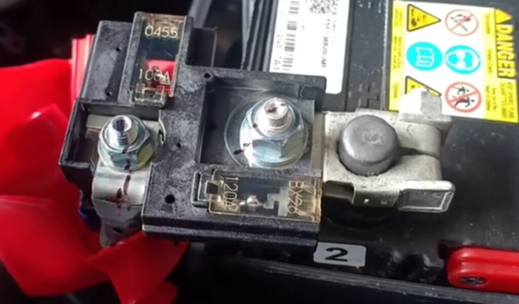 Fuse Box Diagram Suzuki Xbee and relay with assignment and location