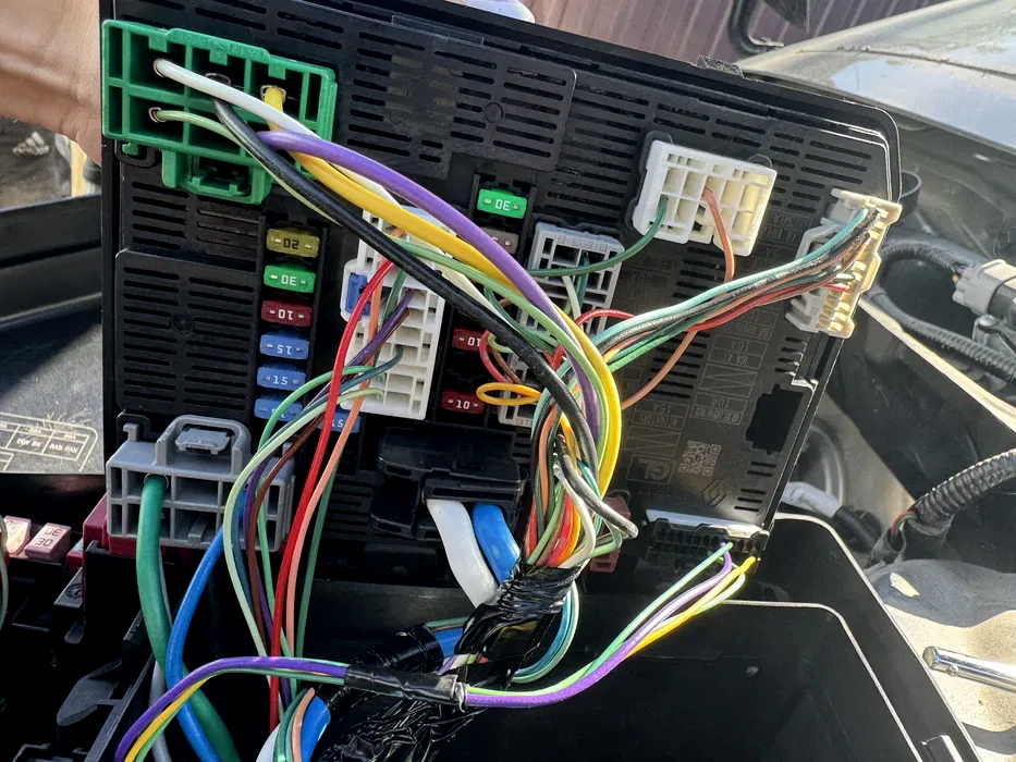Fuse box diagram Nissan Pathfinder 2021 - 2027 relay with assignment ...